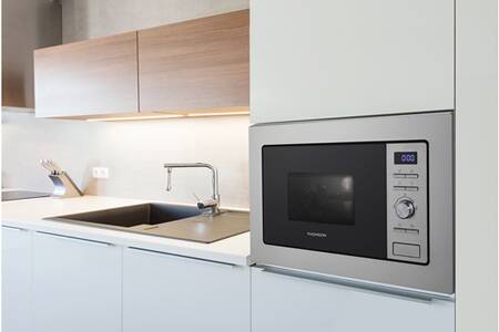 Micro-ondes + Gril Thomson TBIG28IXC | Darty