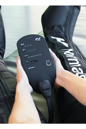 Stimulateur circulatoire Hyperice Normatec 3 - Compression d'air dynamique des jambes | Darty