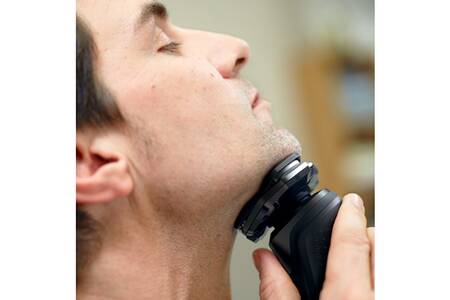 Rasoir électrique Philips S5587/10 Series 5000 SkinIQ pour homme | Darty