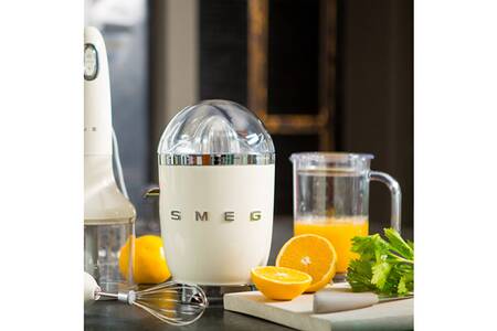 Presse-agrumes Smeg CJF11CREU | Darty