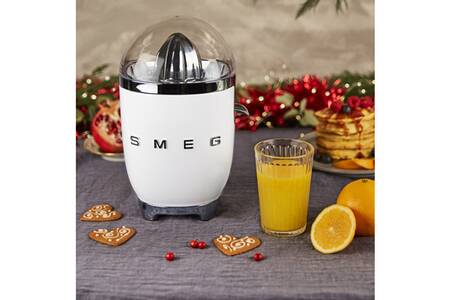 Presse-agrumes Smeg CJF11WHEU | Darty