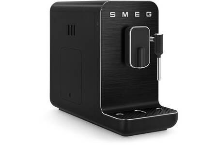Expresso avec broyeur Smeg BCC02FBMEU NOIR - Machine à café grains | Darty