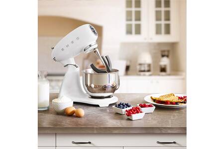 Robot pâtissier Smeg SMF03WHEU BLANC | Darty