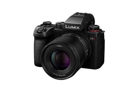 Appareil photo hybride Panasonic Lumix S5 Mark II + S 20-60mm f/3.5-5.6 + S 50mm f/1.8 | Darty