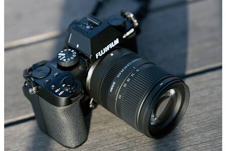 Objectif zoom Sigma 18-50mm F/2.8 DC DN Contemporary pour Fuji X | Darty